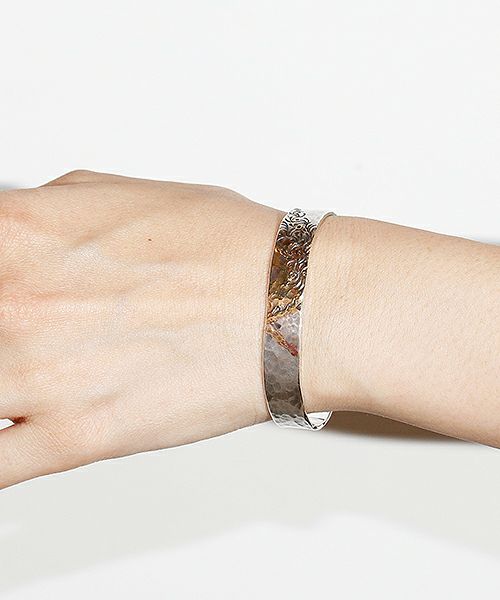 【VIVIFY(ビビファイ)】【予約販売ご注文から1ヶ月後出荷】Gold Patch Bangle（Arabesque） バングル(VFB-160) | CAMBIO カンビオ