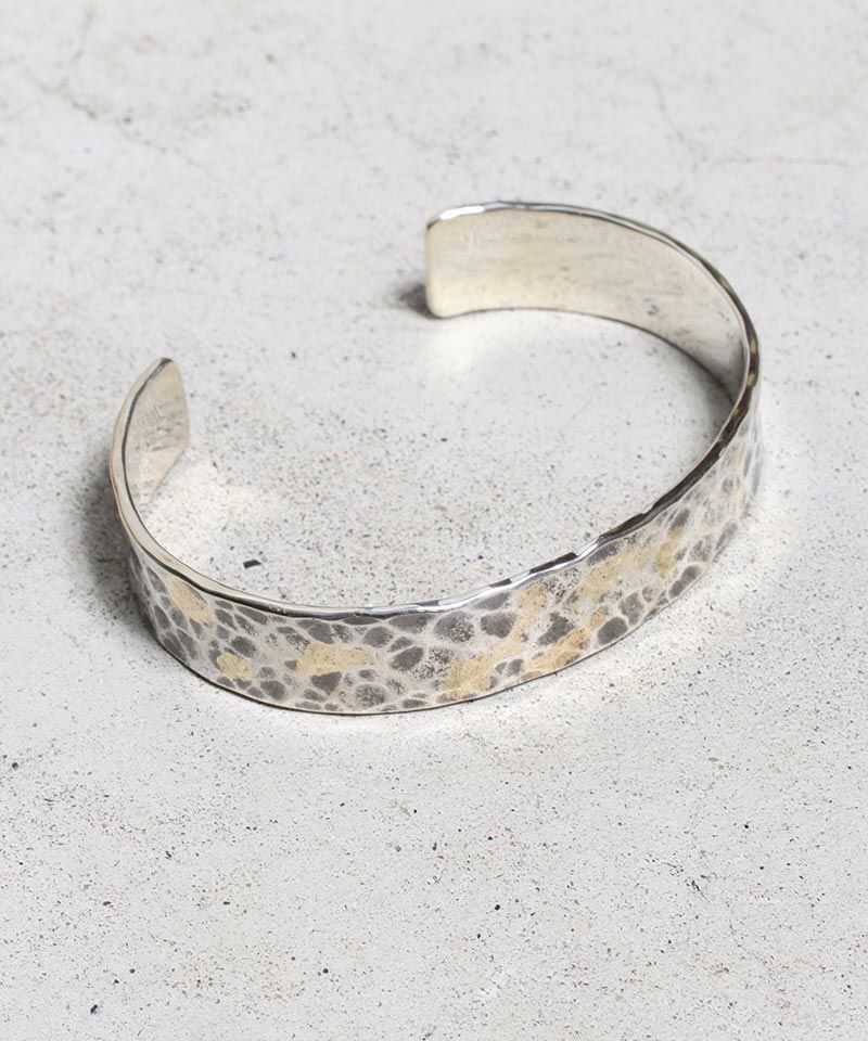 【VIVIFY(ビビファイ)】【予約販売ご注文から1ヶ月後出荷】 Back Hallmarks Bangle- Hammered finish -12mm w-gold バングル(VFB ...