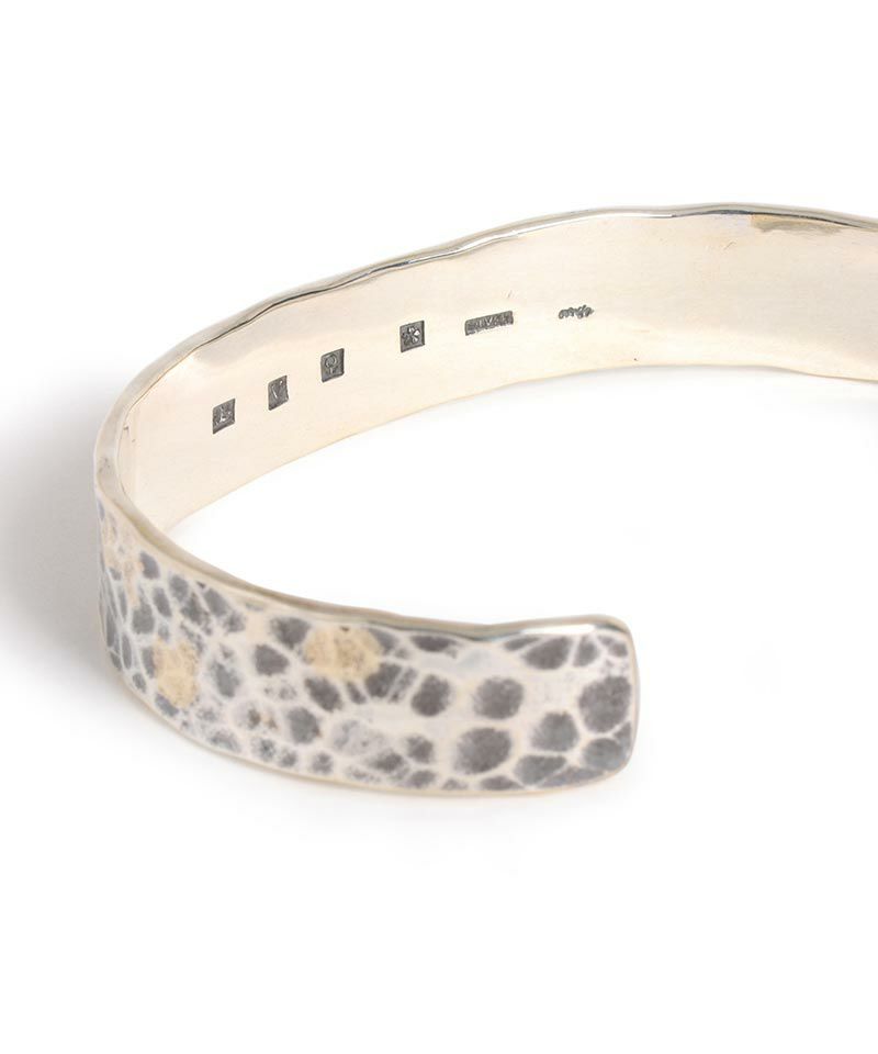 【VIVIFY(ビビファイ)】【予約販売ご注文から1ヶ月後出荷】 Back Hallmarks Bangle- Hammered finish -10mm w-gold バングル(VFB ...
