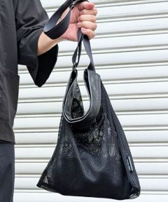 【LESS DESIGN(レスデザイン)】【予約販売ご注文から1ヶ月後出荷】 「-LESS PREVAIL」Aire／フラットSD Lサイズ ミニマルショルダーバッグ(PSTB-2005 ...