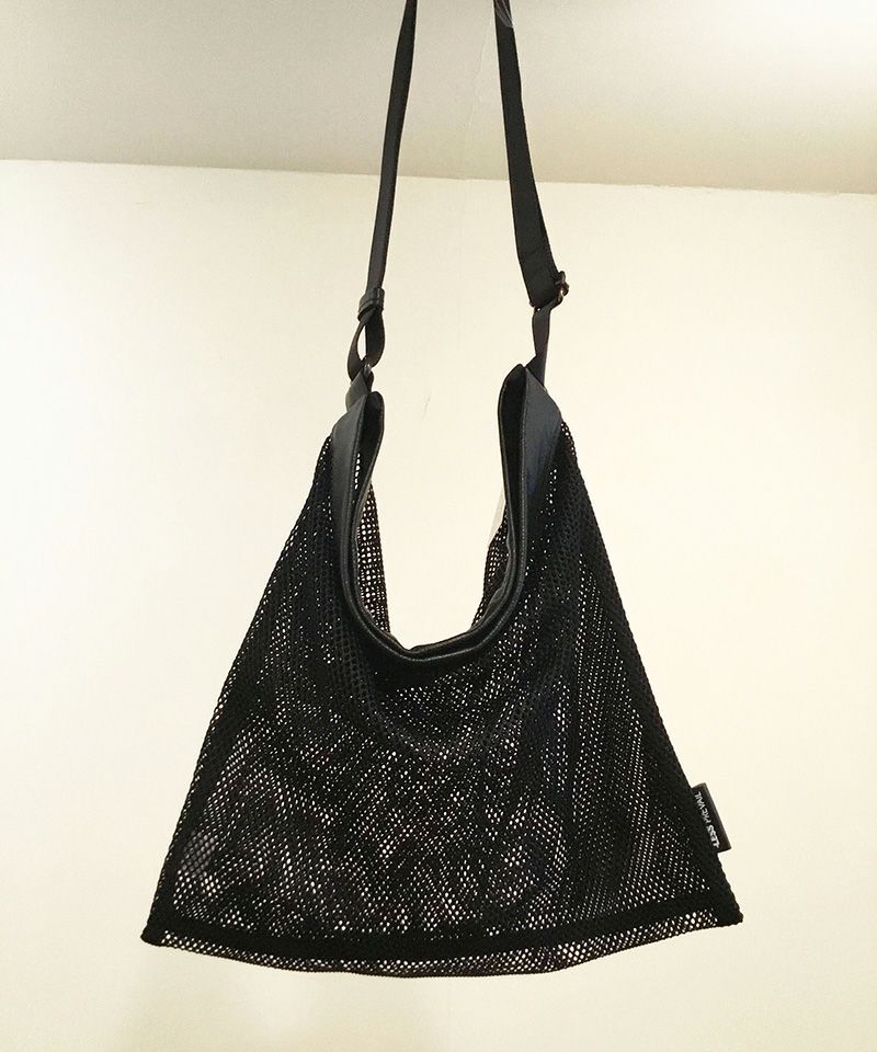 【LESS DESIGN(レスデザイン)】【予約販売ご注文から1ヶ月後出荷】 「-LESS PREVAIL」Aire／フラットSD Lサイズ ミニマルショルダーバッグ(PSTB-2005 ...